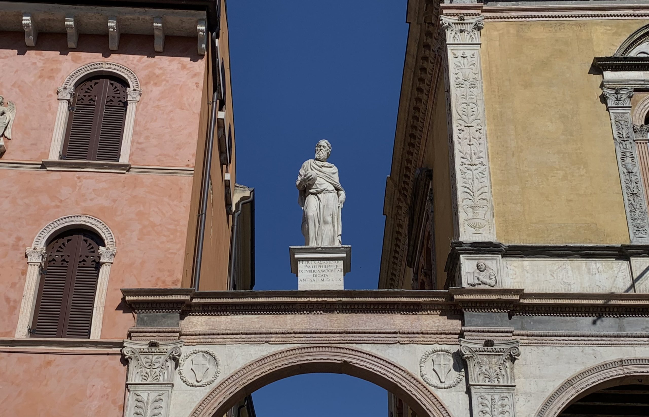 Il Basso Adige | Verona: Girolamo Fracastoro e il mondo nelle sue mani